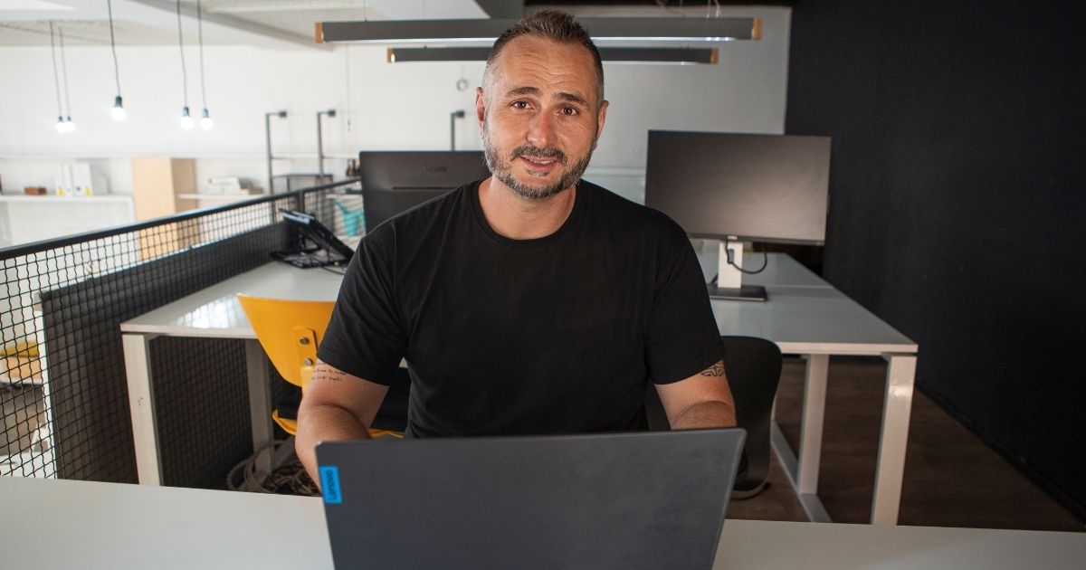 Danijel Ristić | Deli prostor za kreativno delovanje